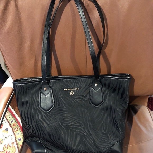 Michael Kors | Bags | Michael Kors Eva Tote | Poshmark